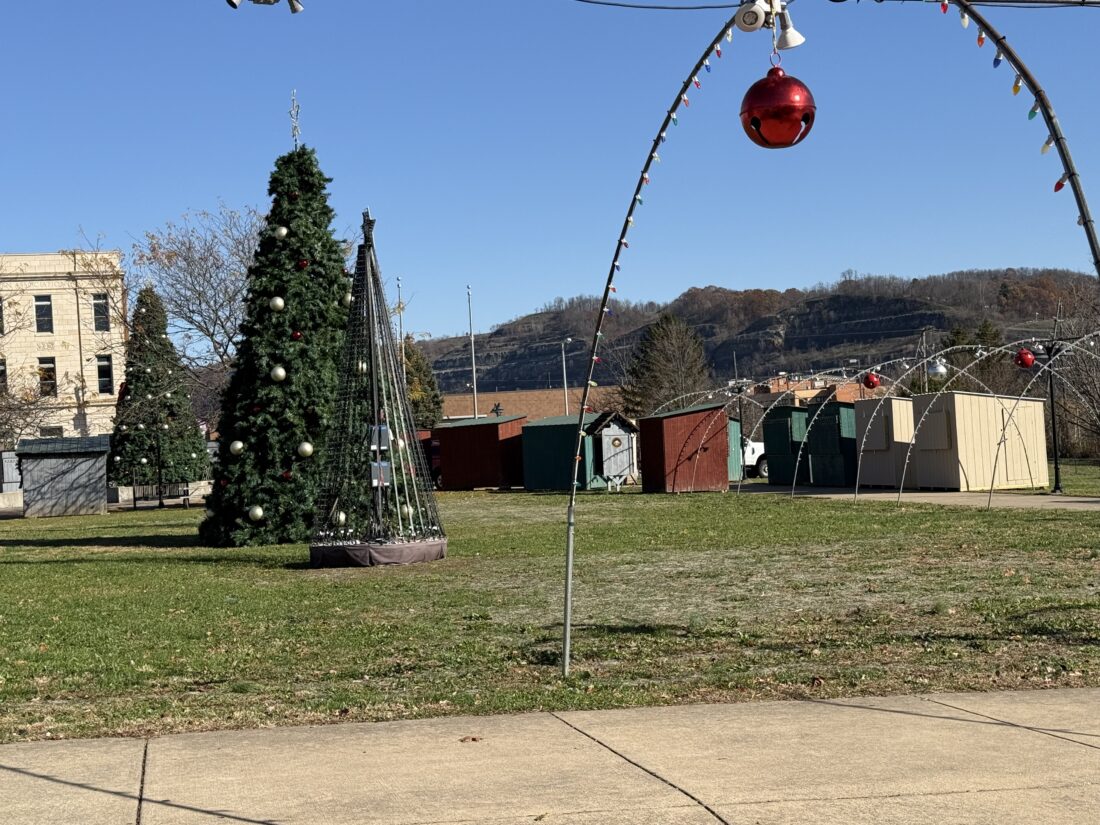 Steubenville gears up for holiday season | News, Sports, Jobs - The ...